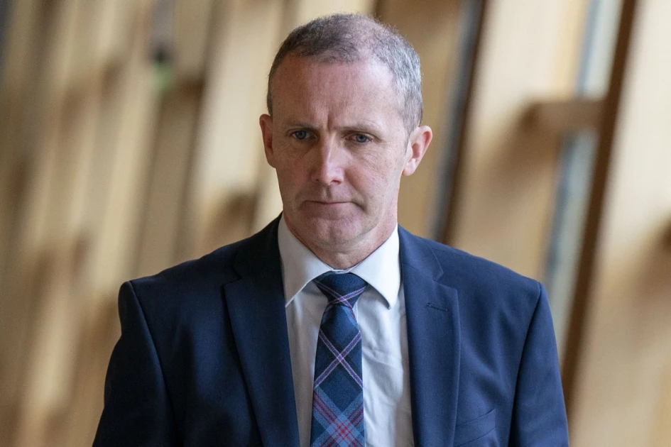 Scottish Minister Resigns After Ksh.2M IPad Data Bill Row - sauce.co.ke
